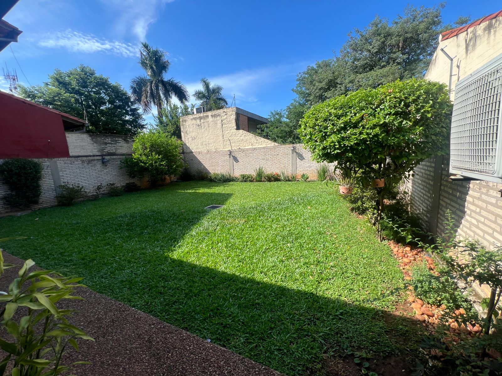 Vendo casa en Planta Baja . Ref #A3BB2D - infocasas.com.py