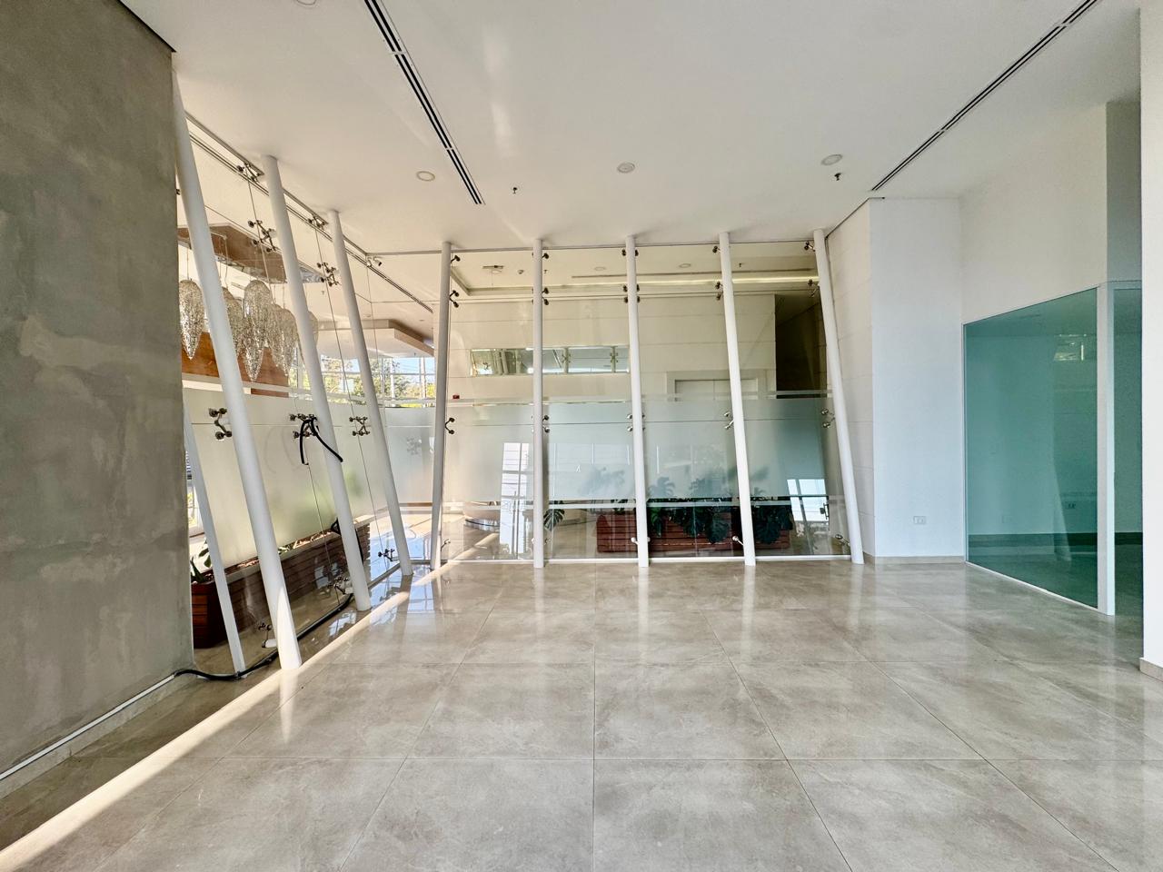 ALQUILO OFICINA CORPORATIVA EN EDIFICIO ANCORA. Ref #M854CE