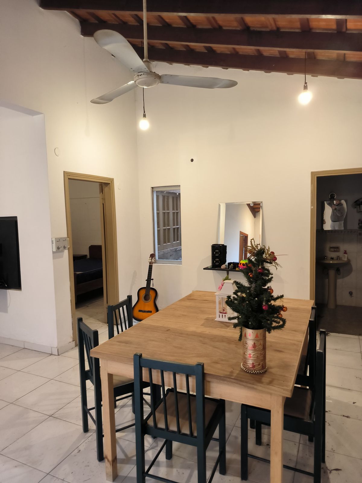 VENDO CASA DE DOS DORMITORIOS ZONA BARRIO JARA. Ref #QADDBD - infocasas.com.py