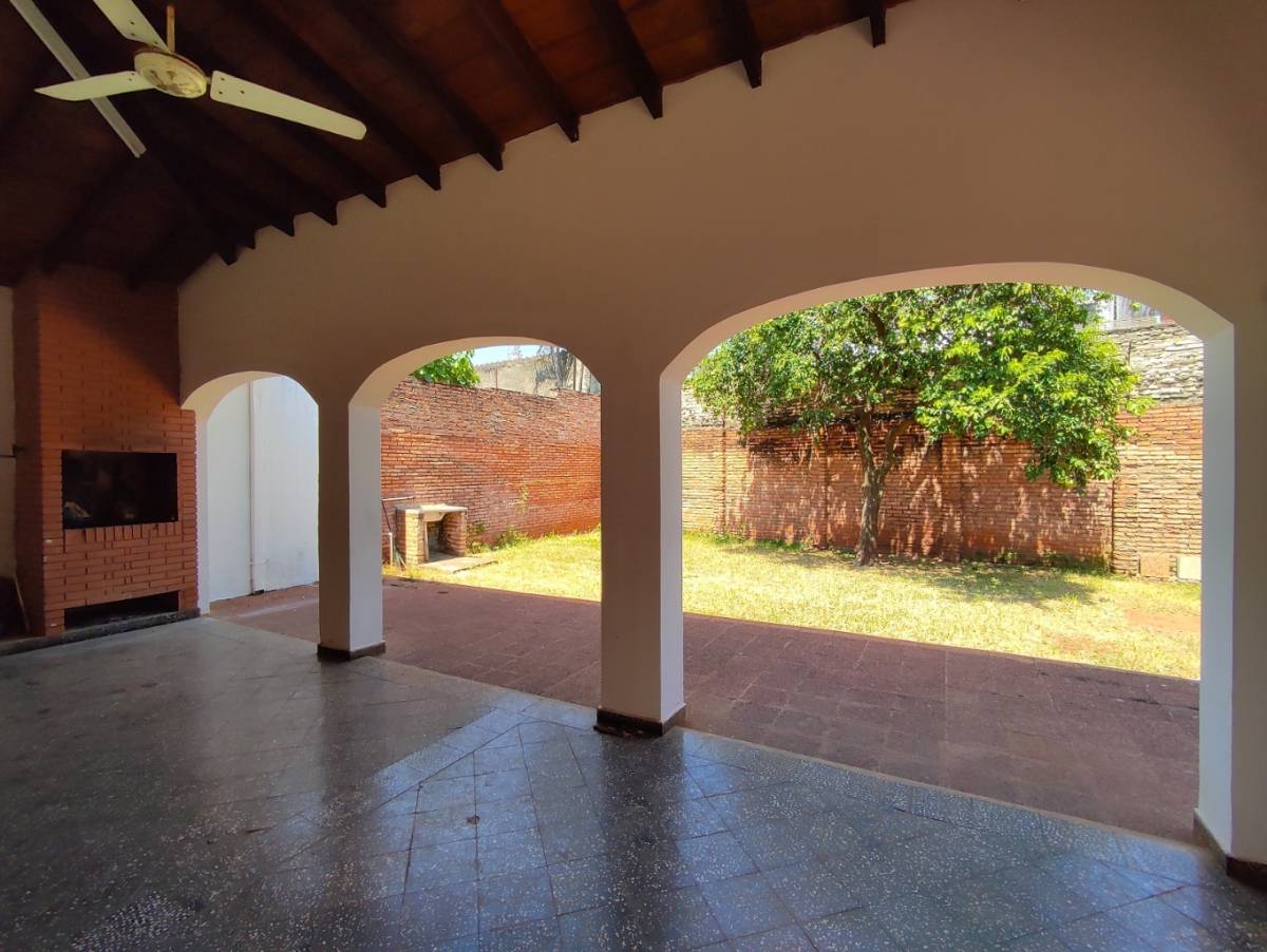 VENDO - ALQUILO CASA EN VILLA AURELIA ASUNCION. Ref #MAA69F - infocasas.com.py