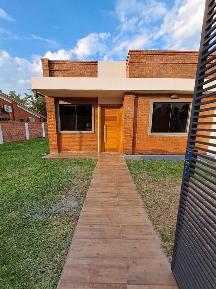 # Alquilo casa en Moracue Luque . Ref #ACD6A5 - infocasas.com.py