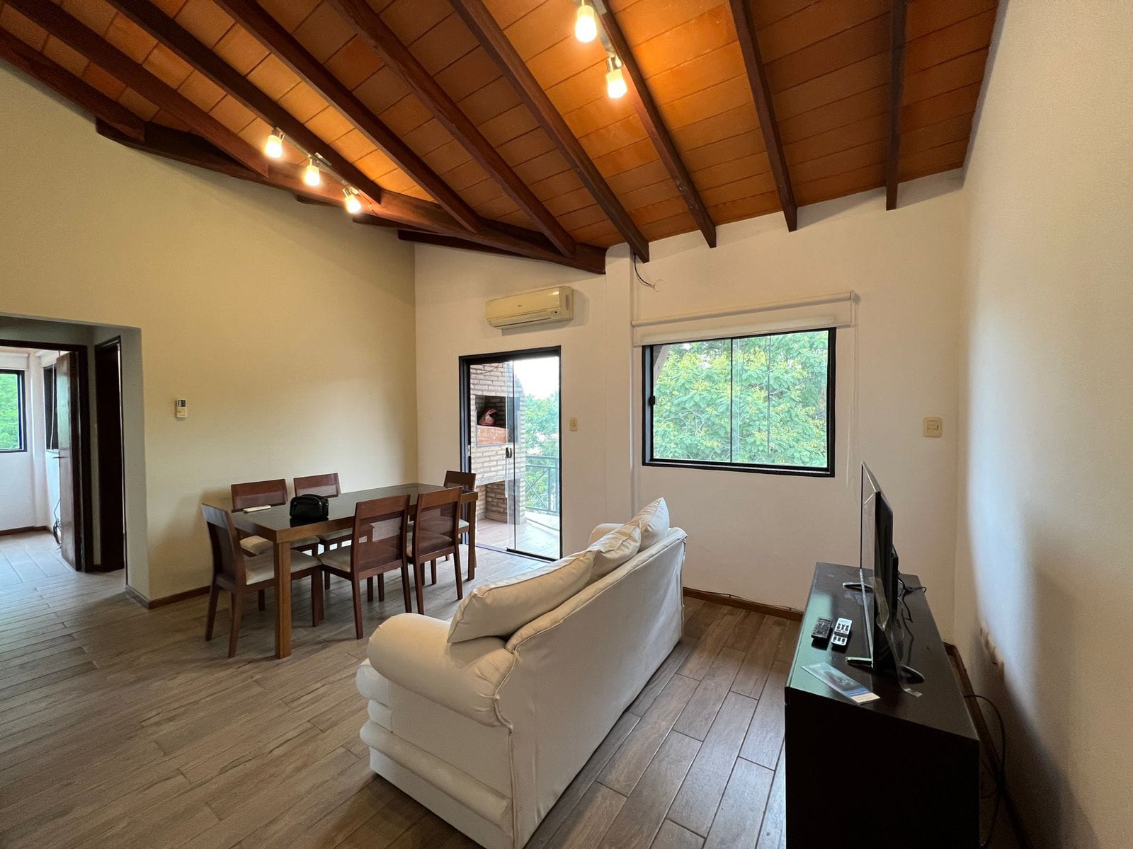 Alquilo Una Hermosa Dpto Amoblada Barrio Cerrado En LAMBARÉ. Ref #RBD1F9