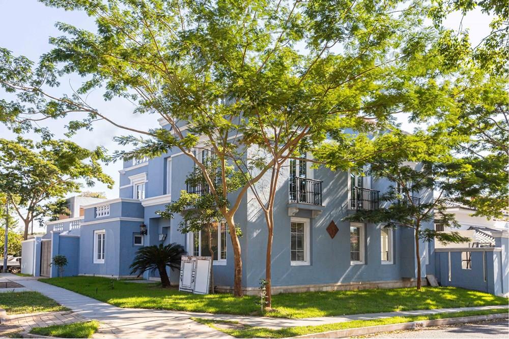 Alquilo imponente Residencia en el Barrio Manora. Ref #K1F4D0 - infocasas.com.py