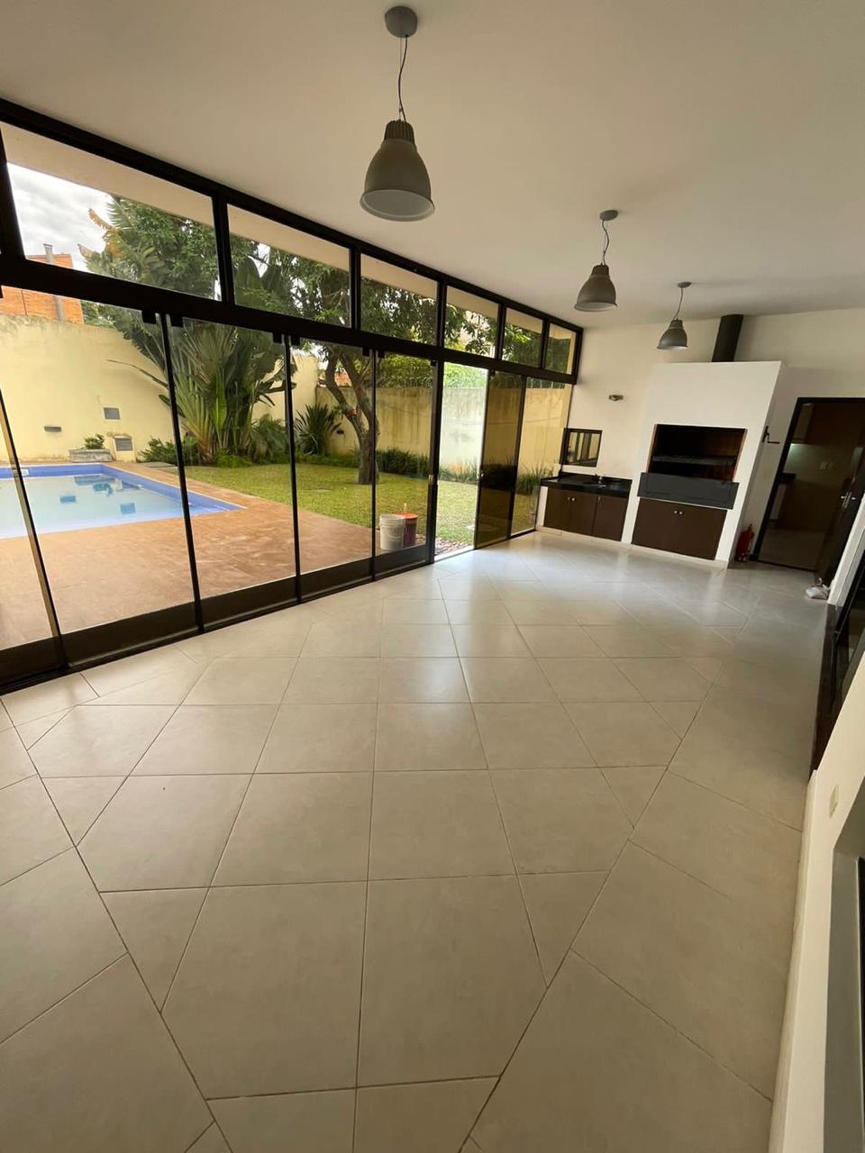 ALQUILO Y VENDO ESPECTACULAR CASA EN MBURUCUYA. Ref #OB684D - infocasas.com.py