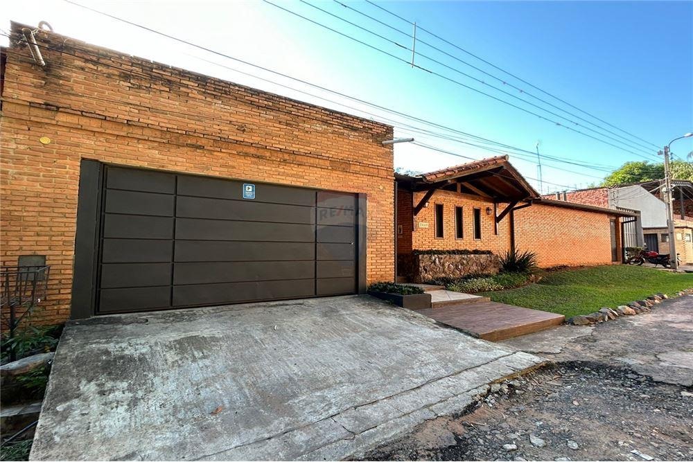 VENDO CASA EN MBURUCUYA EN UNA SOLA PLANTA. Ref #EA5040 - infocasas.com.py