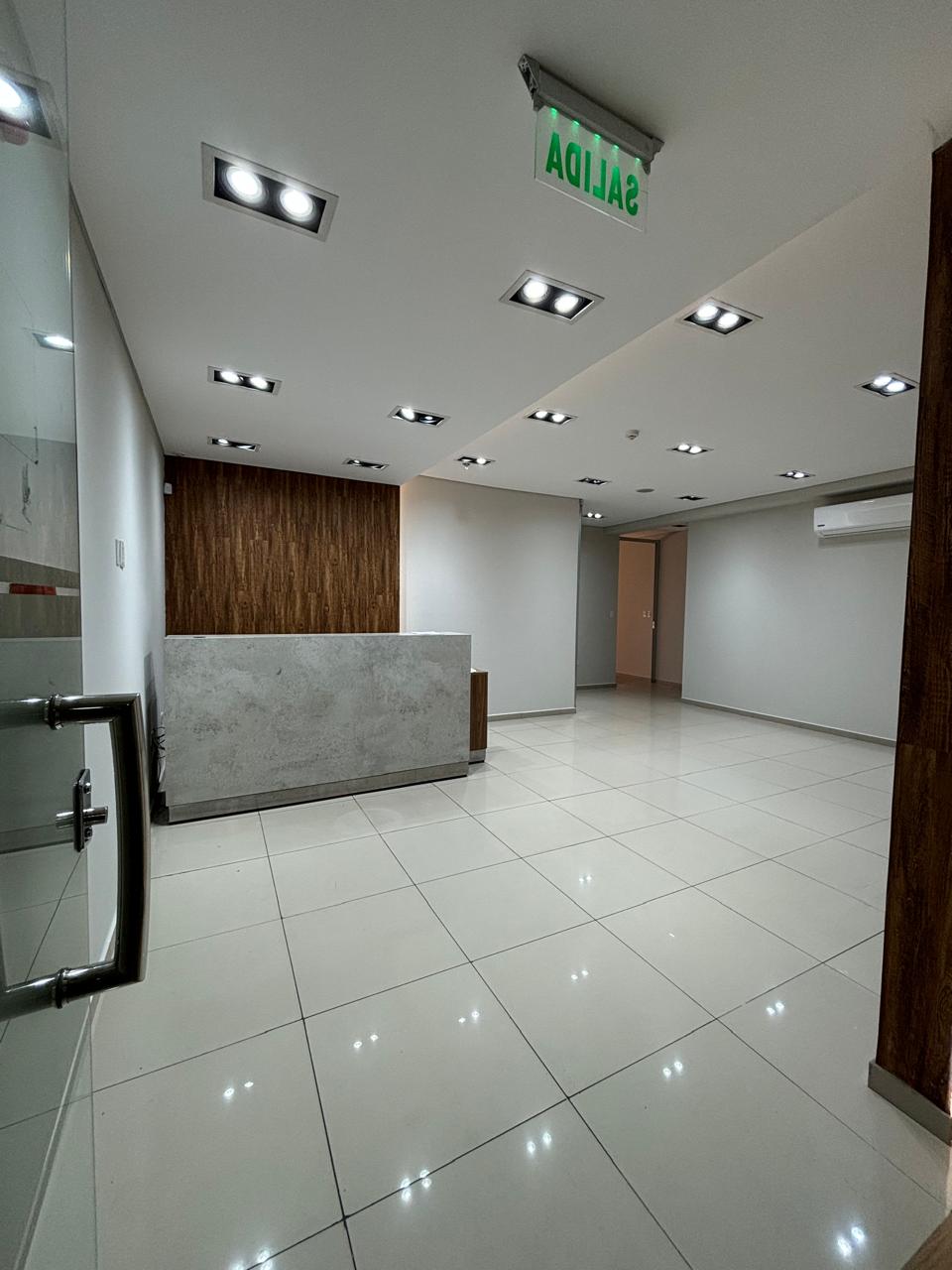 ALQUILO EN EDIFICIO PARA OFICINAS A 1 CUADRA DEL SHOPPING DEL SOL. Ref #H679D2