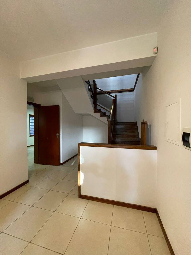 ALQUILO RESIDENCIA EN EL BARRIO MADAME LYNCH . Ref #XC6361