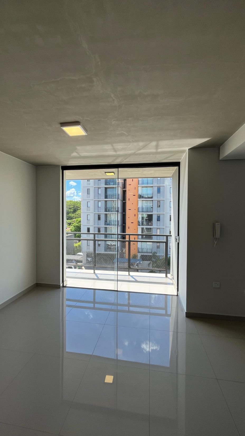 Alquilo Departamento De 2 Habitaciones Con Cochera - Insignia 3 . Ref #MAEF95 - infocasas.com.py