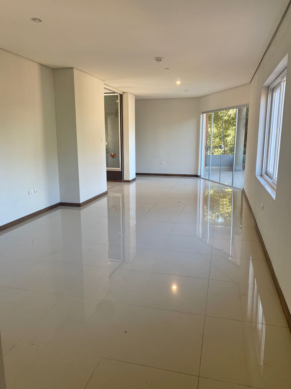 ALQUILO DPTO 3 DORM ZONA CASA RICA MOLAS. Ref #VA6A1F - infocasas.com.py