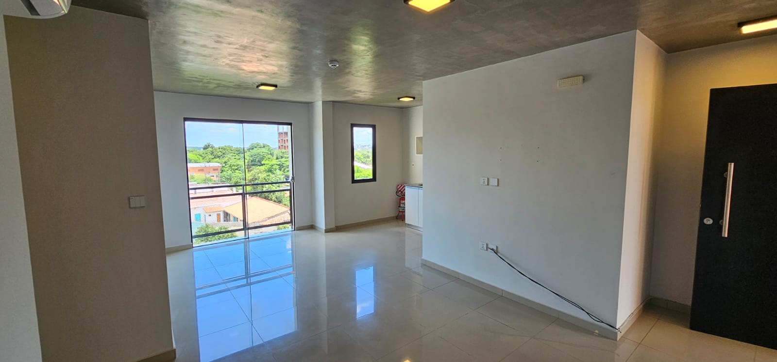 Alquilo Departamento De Tres Dormitorios En Barrio Ytay. Ref #L2E584