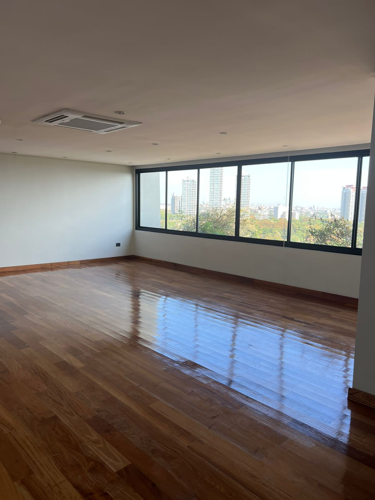 Alquilo lujoso departamento de 3 dormitorios en Barrio Mburucuya . Ref #C31CAB - infocasas.com.py