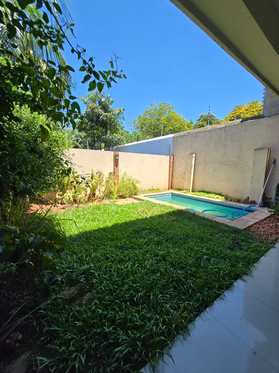 Alquilo Duplex en barrio herrera. Ref #G94972