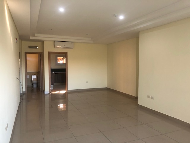 ALQUILO HERMOSO Y AMPLIO DPTO EN BO. MANORA. Ref #L94B97 - infocasas.com.py