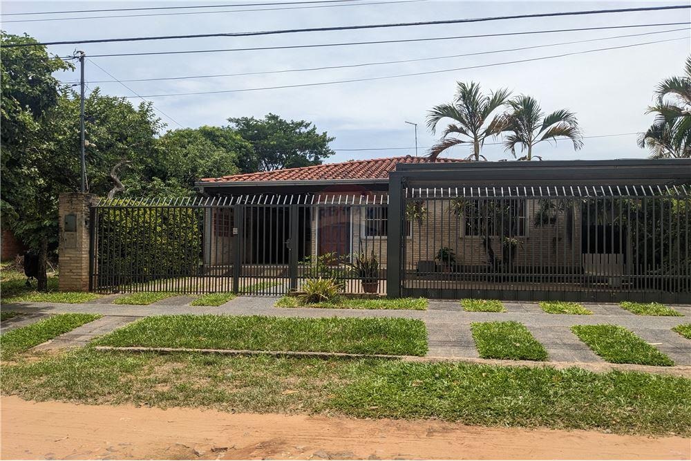 VENDO AMPLIA CASA EN MARIANO BARRIO UNIVERSO. Ref #ODE163 - infocasas.com.py