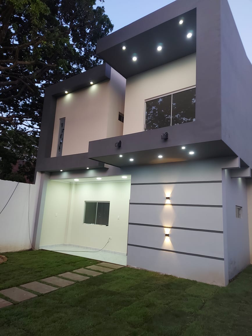 CASA EN VENTA ZONA NORTE,ingreso por Radial 26 y Mainter. Ref #V9EAE3 - infocasas.com.bo