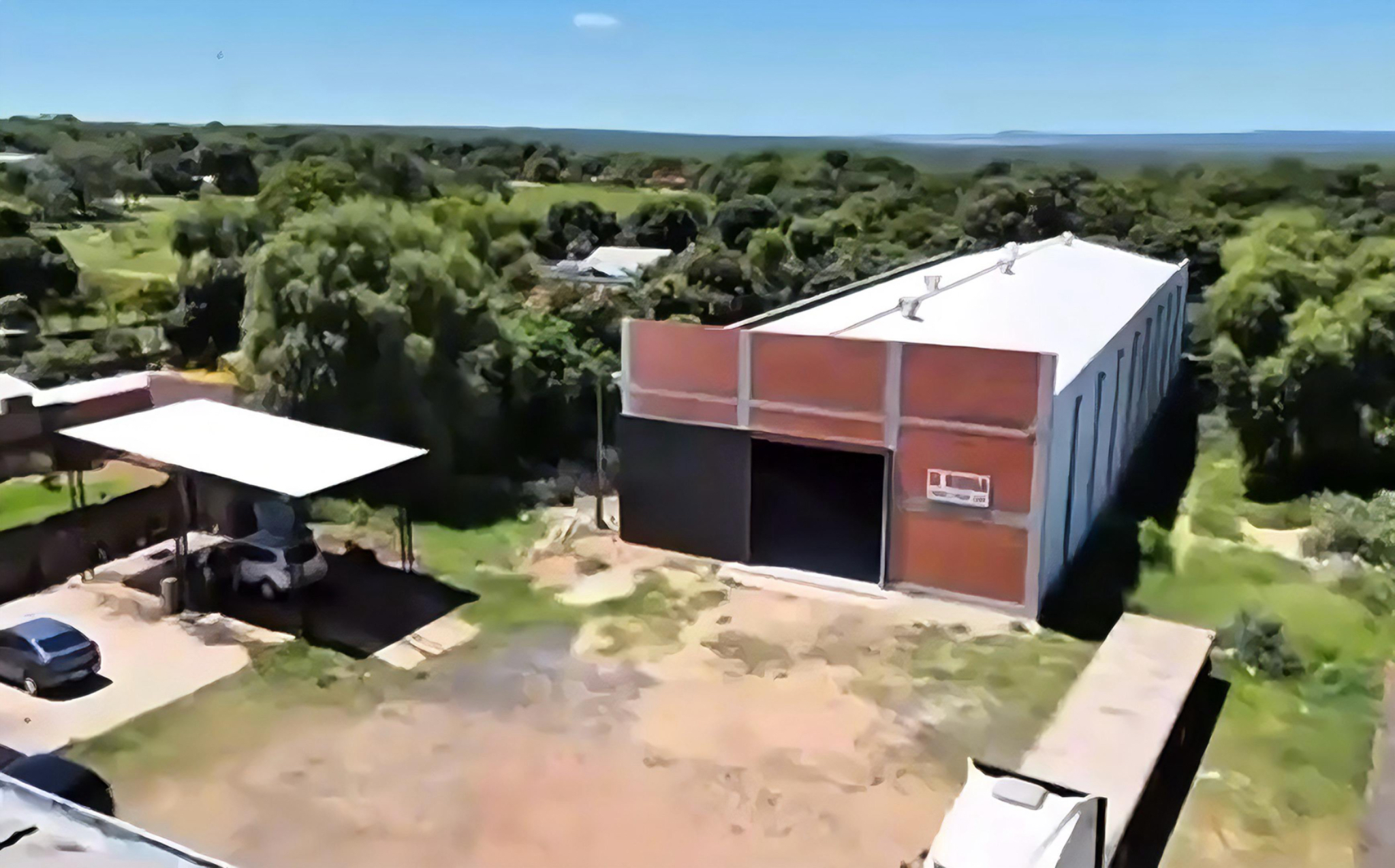 ALQUILER DE DEPÓSITO DE 675m2 SOBRE RUTA EN EMBOSCADA . Ref #Q27E23