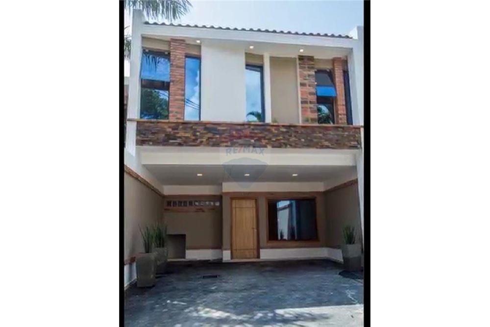 VENDO DUPLEX EN BARRIO HERRERA . Ref #S3939F