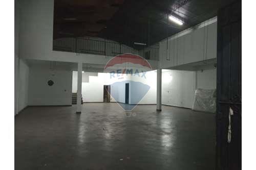 ALQUILO DEPÓSITO CON OFICINAS A 150m de ACCESO SUR. Villa Elisa. Ref #SB6606