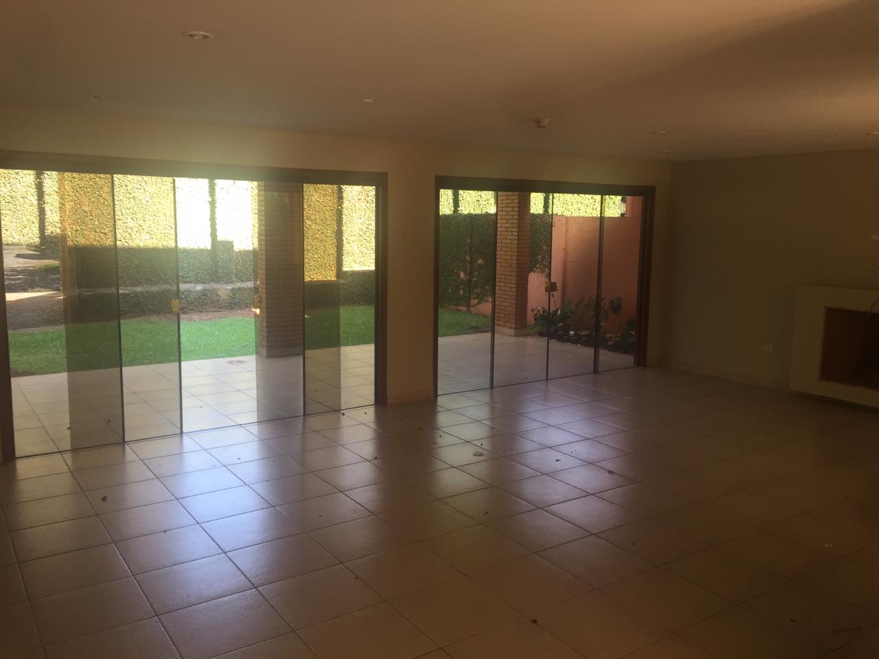 Alquilo Casa En Condominio . Barrio Mariscal Estigarribia. . Ref #4C6FB