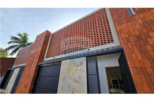 Casa-Alquiler-PY Central Fernando De La Mora. Ref #M8410E