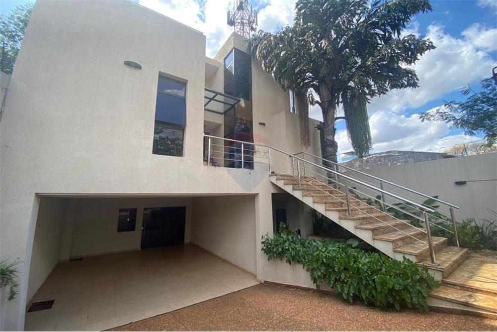 ALQUILO LUJOSA RESIDENCIA MINIMALISTA. Ref #QCA473 - infocasas.com.py