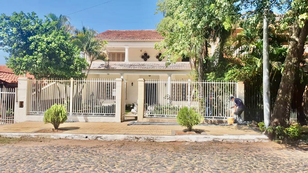 ALQUILO AMPLIA RESIDENCIA . Ref #IDC178 - infocasas.com.py