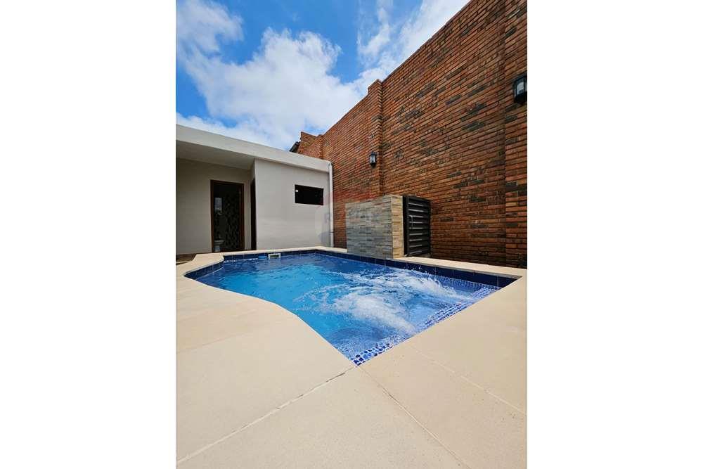 ALQUILO CASA CON PISCINA LUQUE, BARRIO CERRADO LA PROVIDENCIA.. Ref #WADFFA - infocasas.com.py