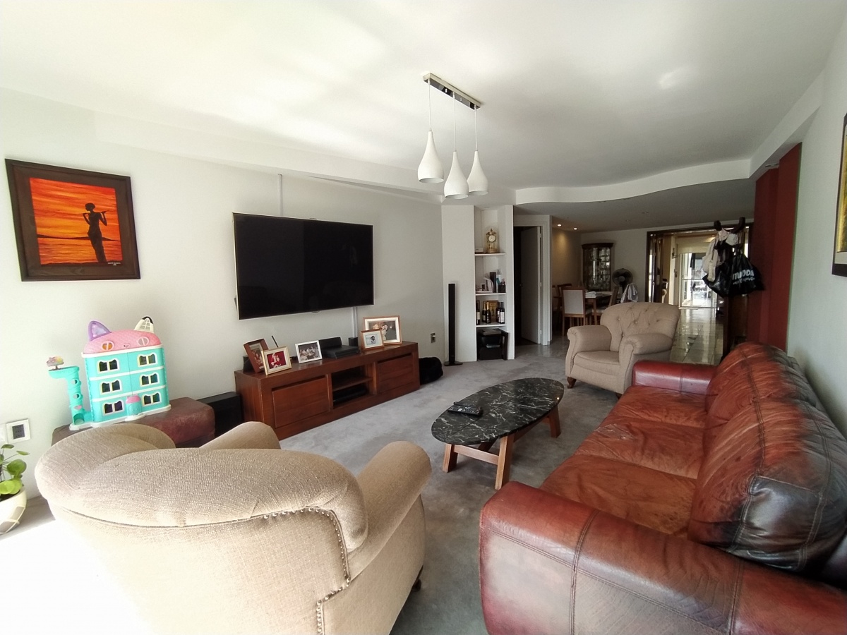 Venta Apartamento 3 Dormitorios y Servicio con 2 Lugares para Garage en Pocitos. Ref #N7FEB1 ...