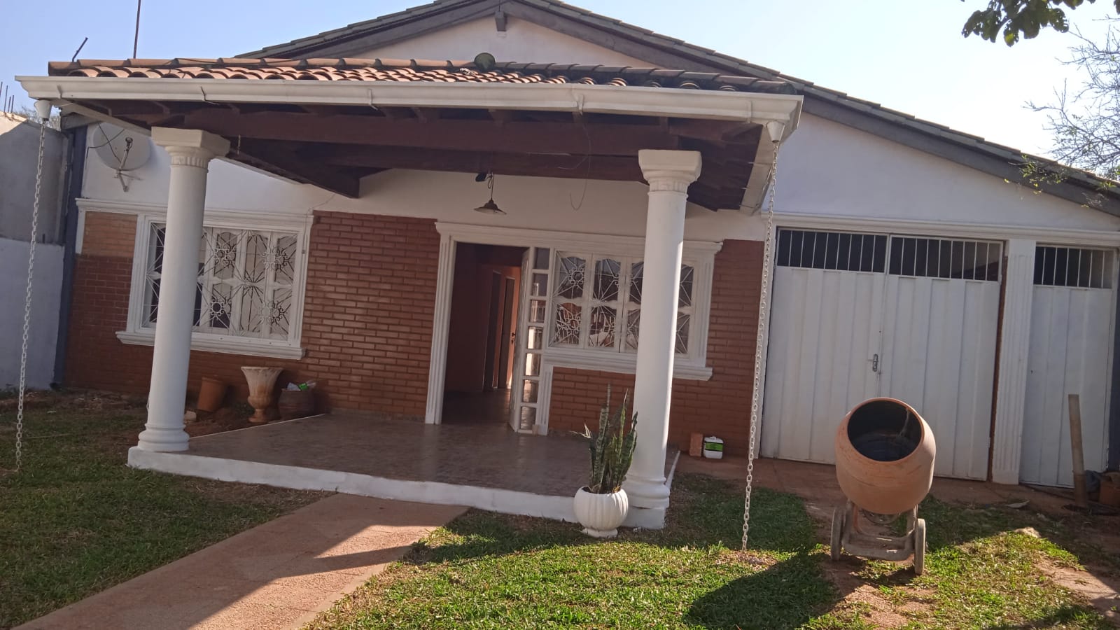 Alquilo casa con piscina en San Lorenzo. Ref #NFD0D5 - infocasas.com.py