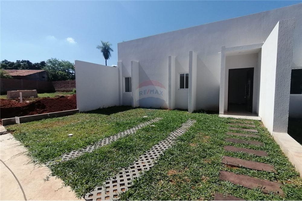 ALQUILO DUPLEX EN LUQUE - BARRIO CERRADO MANANTIALES. Ref #E3E030 - infocasas.com.py