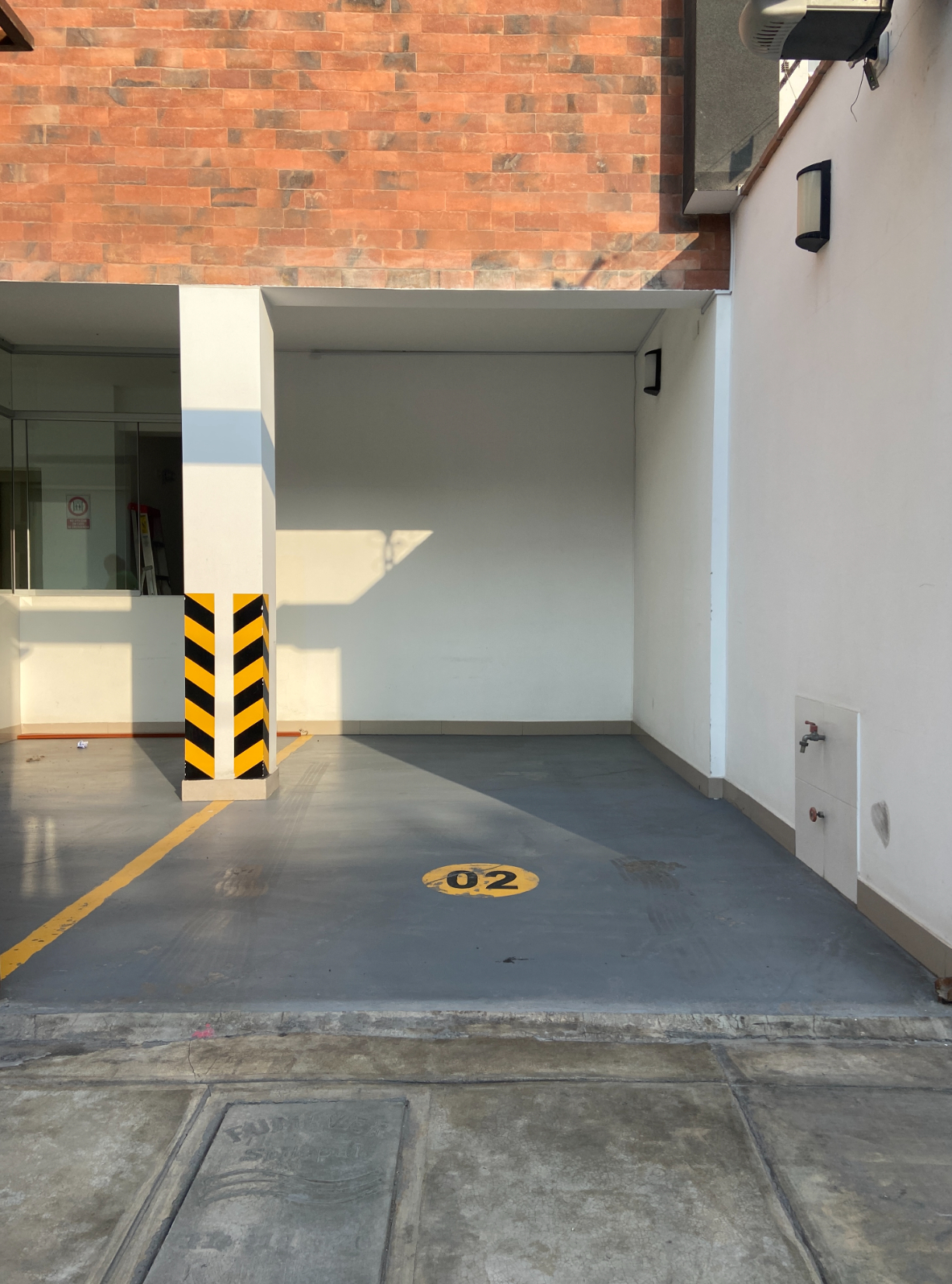 Exclusivo Estacionamiento || La Calera De La Merced || Distrito De ...