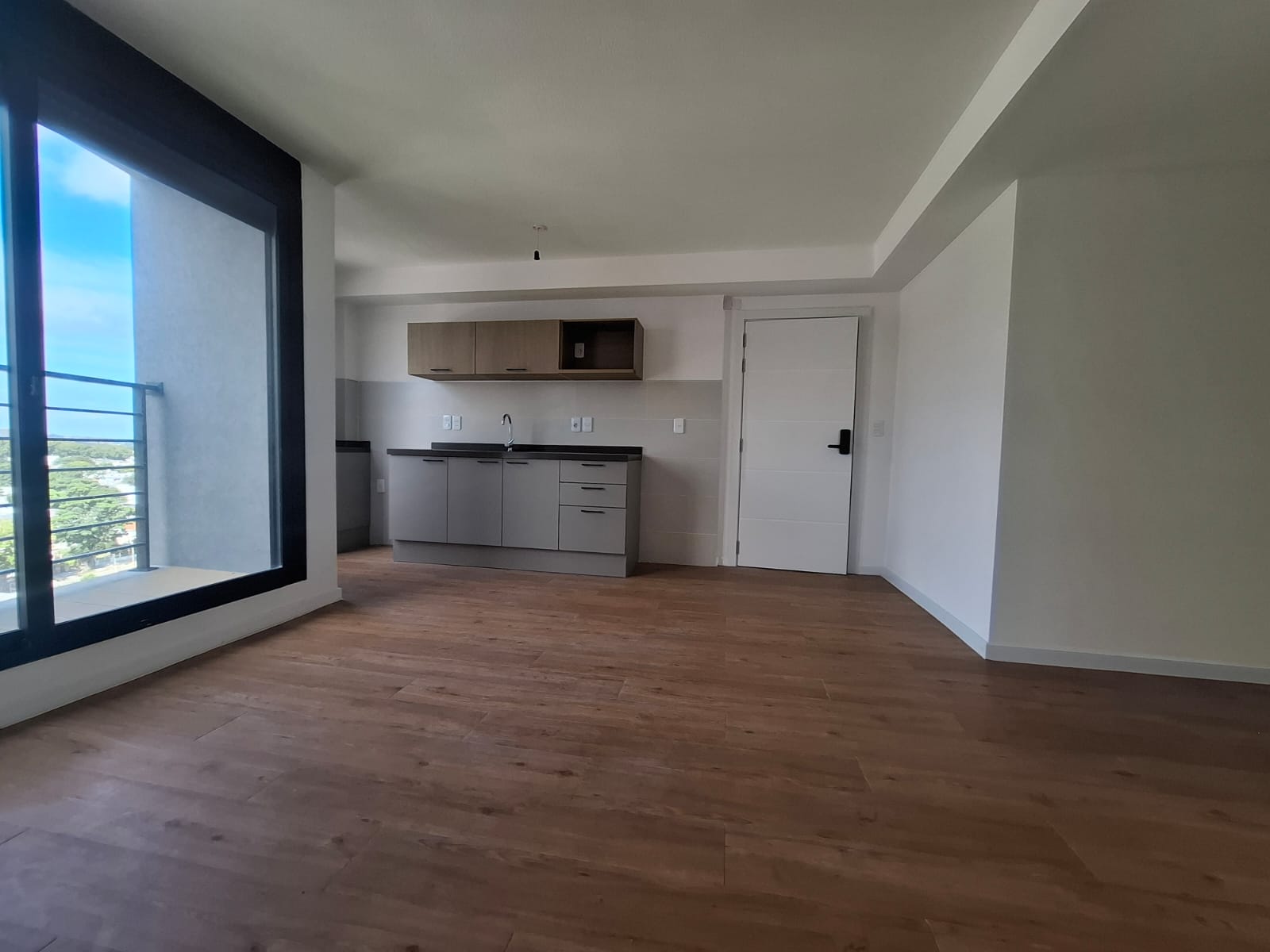 EXCELENTE UBICACION A MTS DE AV. ITALIA. Ref #S9FBEB