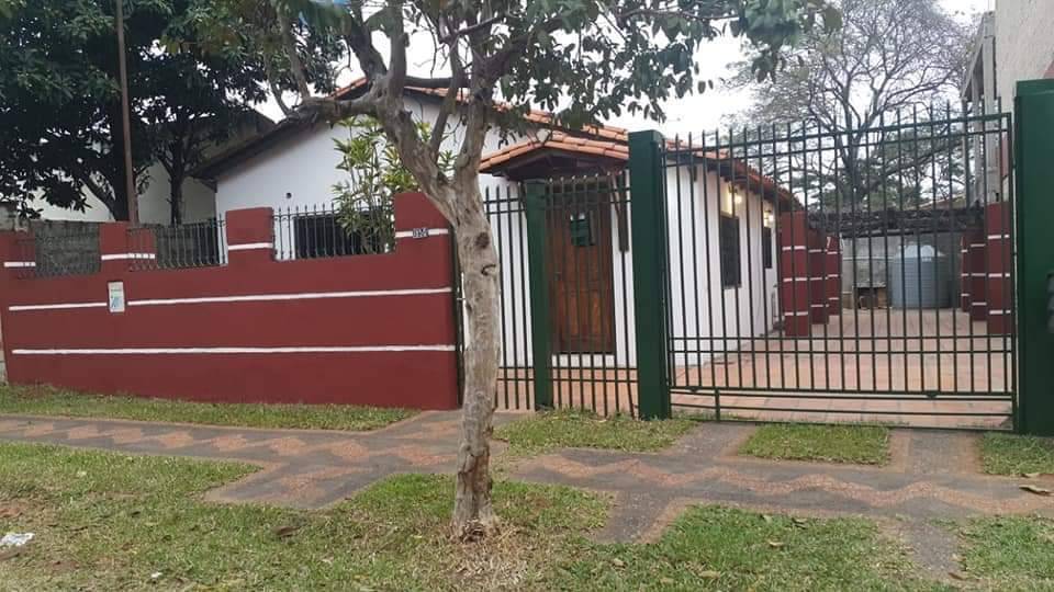 VENDO CASA EN FERNANDO DE LA MORA, ZONA SUR. Ref #ME8EA2 - infocasas.com.py