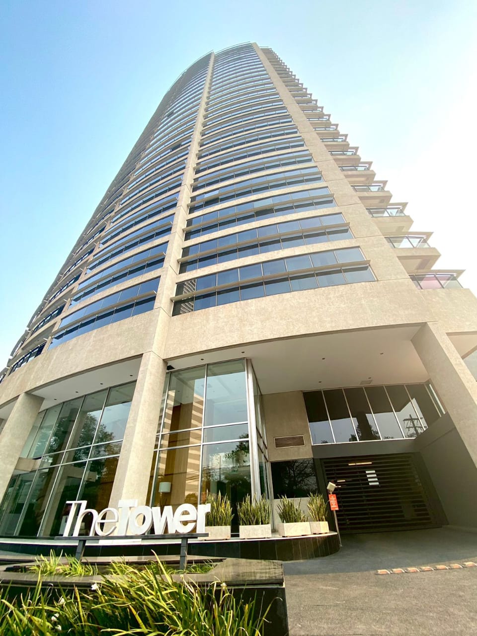 Vendo Departamento en Edificio The Tower. Ref #IC73F4