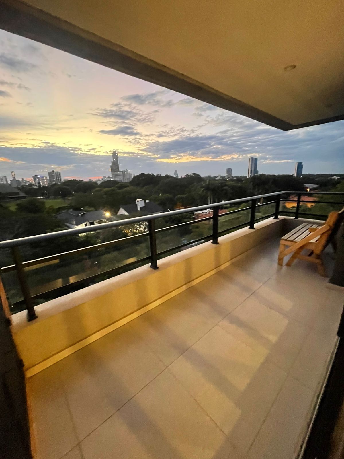 Alquiler departamento 3 dormitorios en Urban Ycua Sati. Ref #HA2341