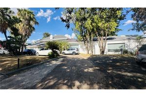 ALQUILO OFICINA ZONA COLEGIO ASA - MANORA. Ref #E21D70 - infocasas.com.py