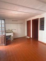 Alquilo amplia Casa Residencial en Los Laureles. Ref #XE1B93 - infocasas.com.py