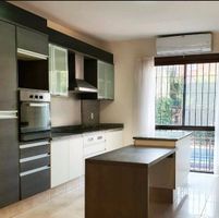 ALQUILO RESIDENCIA EN BARRIO MANORÁ. Ref #KD0442