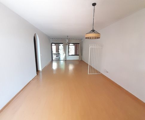 ALQUILO DUPLEX CON ALTILLO EN MANORA EXCELENTE UBICACION. Ref #E61AF8 - infocasas.com.py