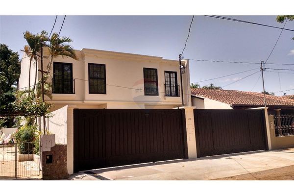ALQUILO MODERNO DUPLEX EN BARRIO HIPODROMO. Ref #NCA654 - infocasas.com.py