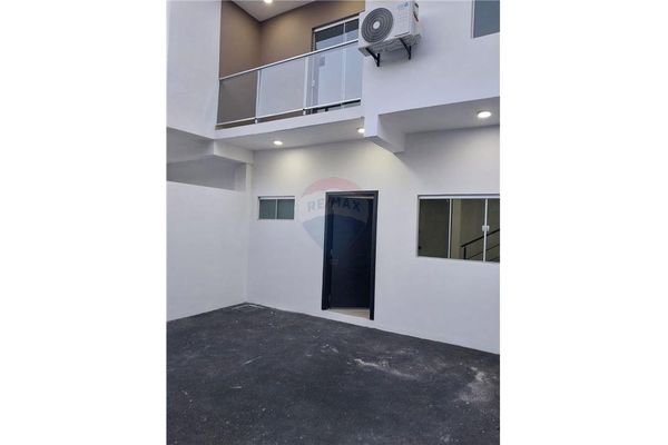 Alquilo Duplex en Barrio Hipodromo. Ref #H7D99A - infocasas.com.py