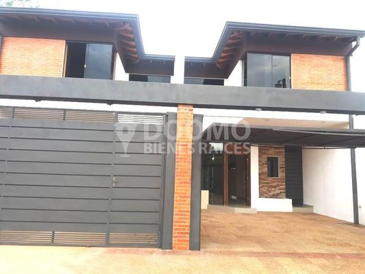 En alquiler dúplex de 3 dormitorios en Loma Merlo Luque. Ref #JAA2EB