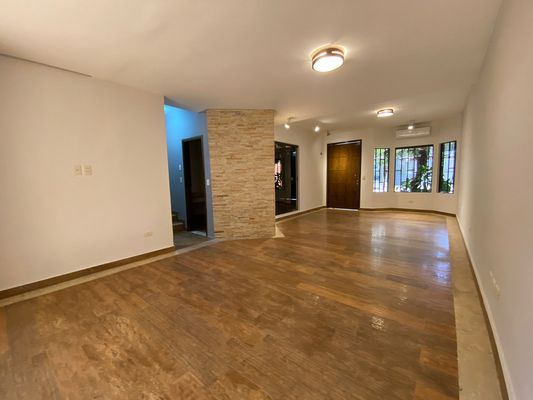 ALQUILO HERMOSO DUPLEX EN MBURUCUYA. Ref #FEB308 - infocasas.com.py