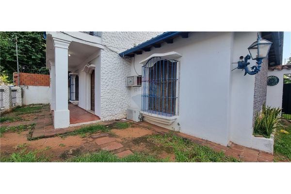 ALQUILO CASA EN BARRIO LAS MERCEDES. Ref #JE70B1 - infocasas.com.py