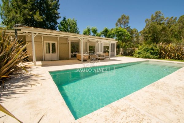 Casa con piscina. Ref #L25115 - infocasas.com.uy