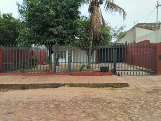 Alquilo Amplia Casa en Fernando de la Mora Zona Sur . Ref #XE2791 - infocasas.com.py