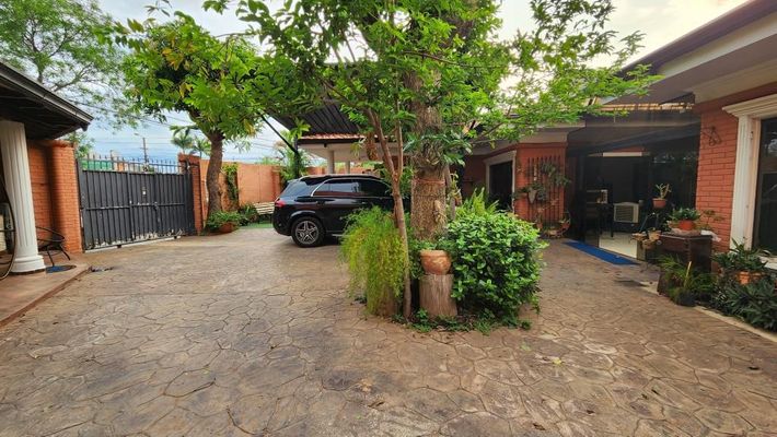 Alquilo Casa Toda en Planta Baja. Barrio Hipódromo. COD 064. Ref #C28454 - infocasas.com.py