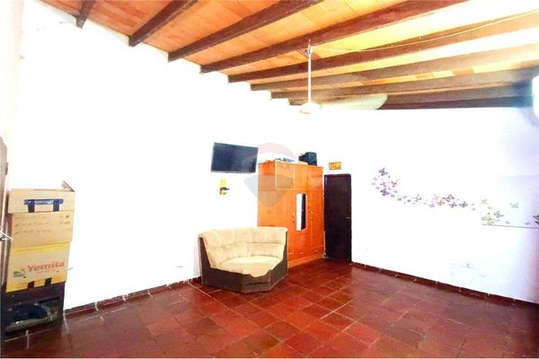VENDO CASA EN FERNANDO DE LA MORA ZONA SUR . Ref #E36E50 - infocasas.com.py