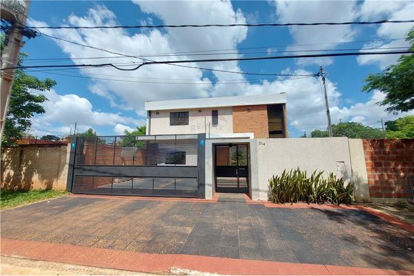 ALQUILO HERMOSA CASA EN LUQUE - TERCER BARRIO. Ref #KD57B6 - infocasas.com.py