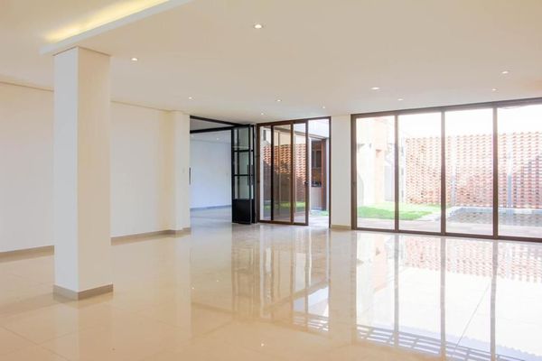 Vendo Casa. Barrio Mburucuya. Zona Casa Rica Molas López. Cod PB. Ref #M7A851 - infocasas.com.py